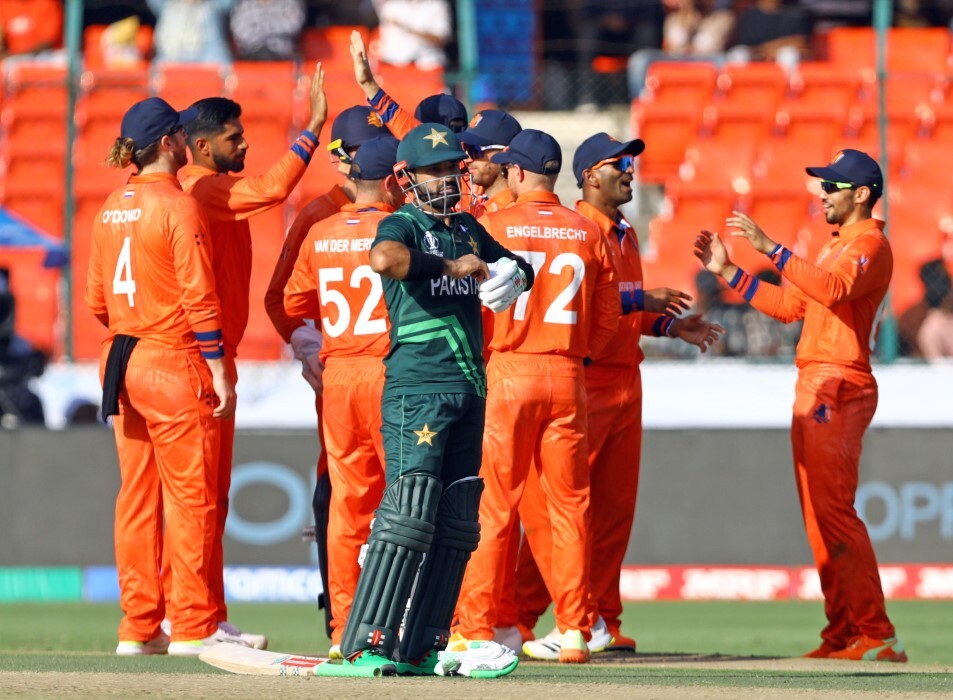 This Is How Netherlands Restricted Pakistan To 286 Total Score, ICC ...