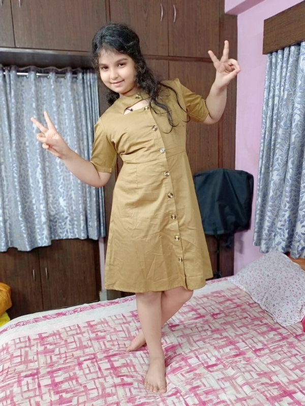 Mohammed Shami's Heartwarming Moments with Daughter Aaira in Unseen Photos