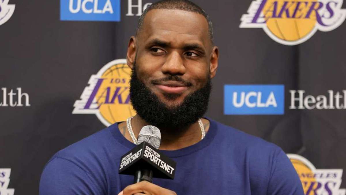 LeBron James eyes NBA franchise in Las Vegas after pre-season trip - myKhel