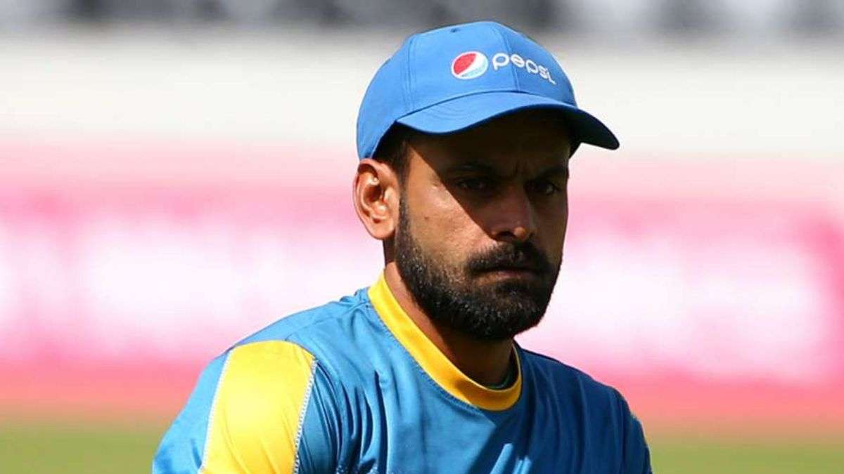 Pakistan cricketer Mohammad Hafeez robbed of USD 20000 as thieves steal ...