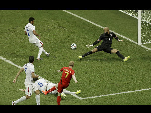 USA goalkeeper Tim Howard sets World Cup record with 16 saves - myKhel