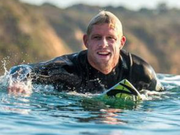 VIDEO: Pro surfer Mick Fanning attacked by shark during event - myKhel