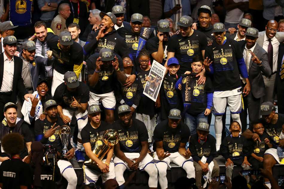 NBA: Warriors get wild celebrating second straight title at parade - myKhel