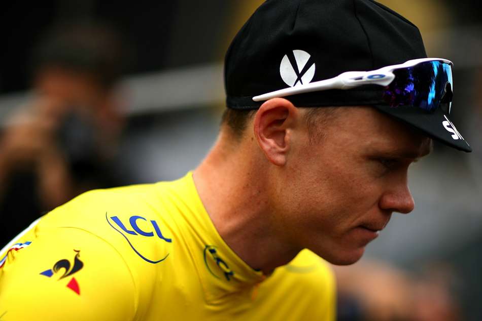 Froome undergoes eight-hour surgery after horror crash - myKhel