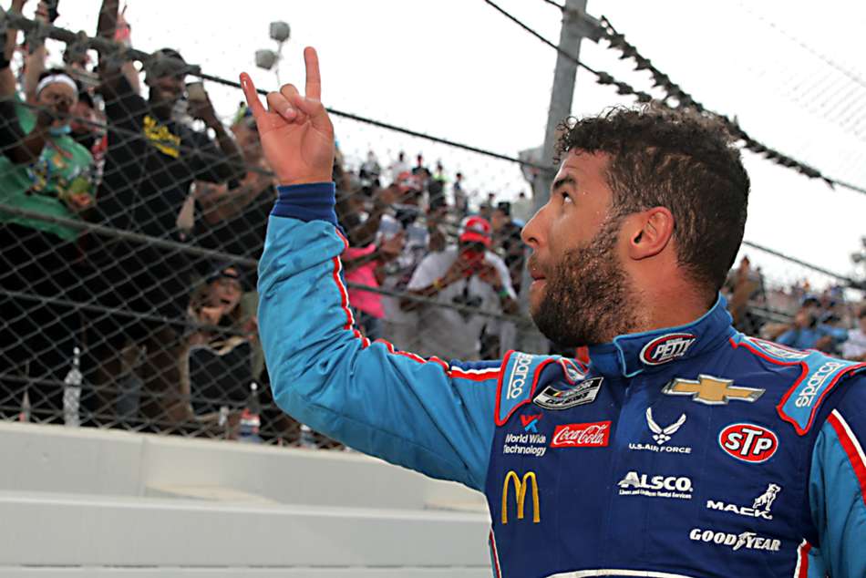 Bubba Wallace responds to Donald Trump with message of love - myKhel