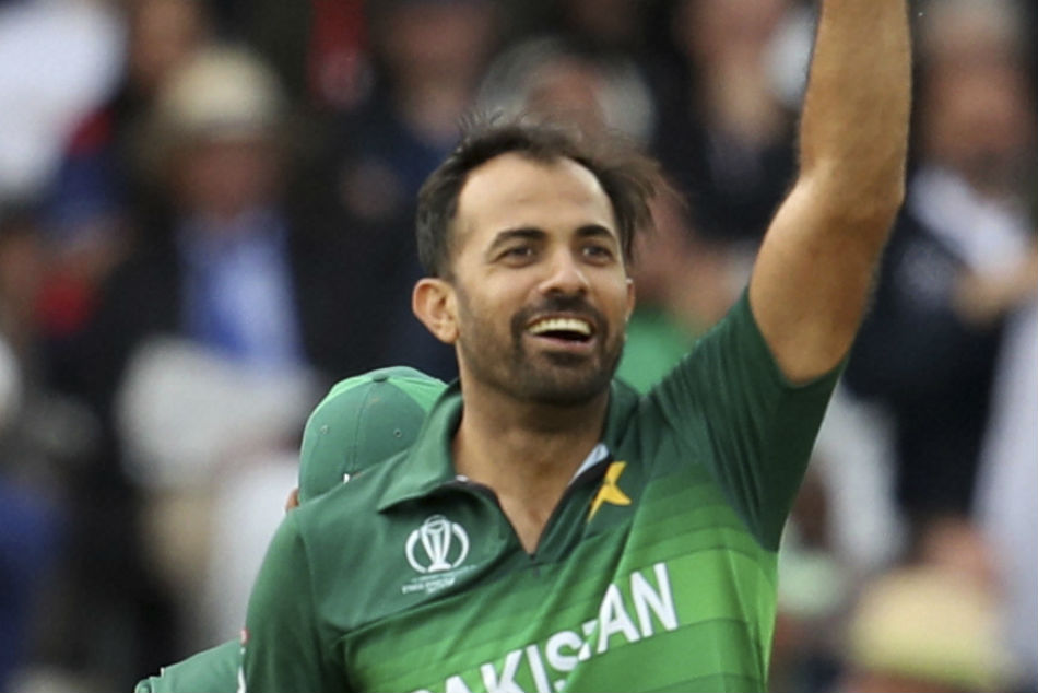 Wahab Riaz warned for applying saliva to shine the ball - myKhel