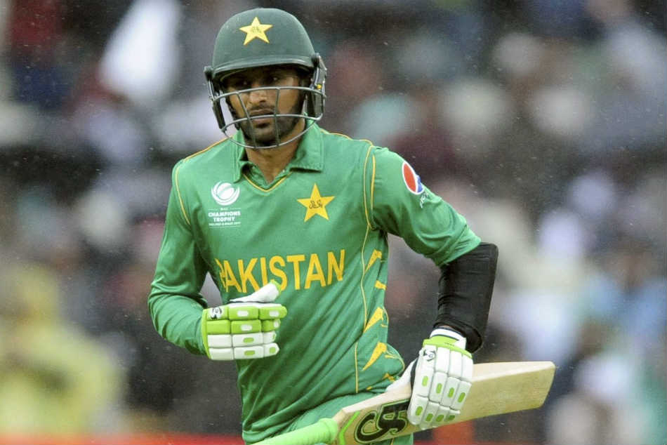 No communication from selectors: Malik on being dropped from Pak's NZ ...