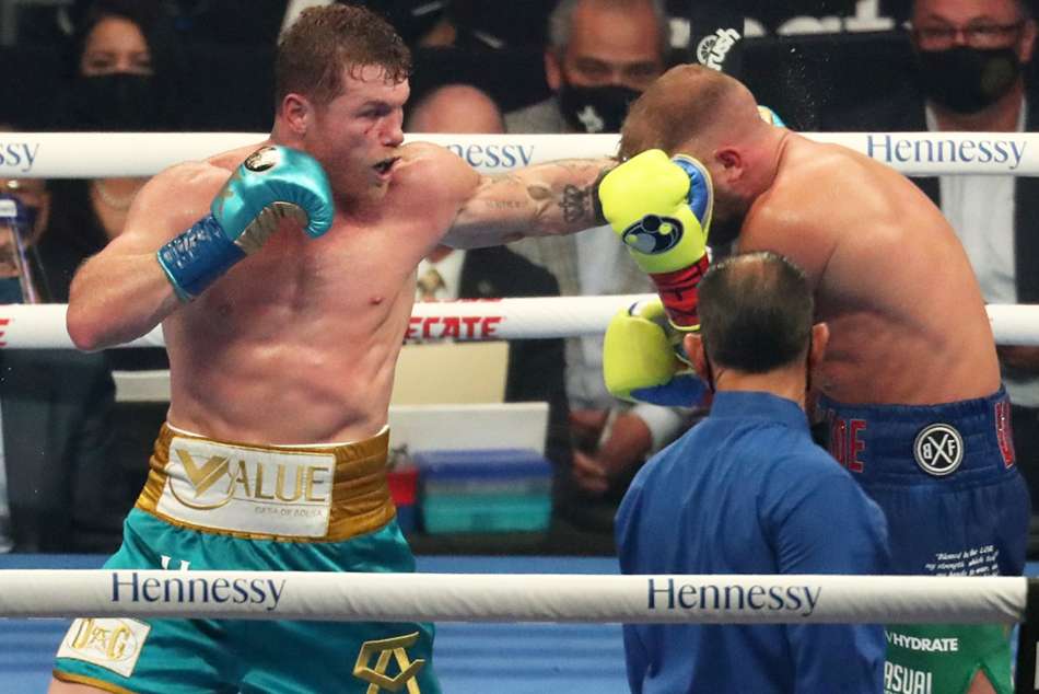 Canelo felt he inflicted broken cheek on Saunders in brutal unification ...
