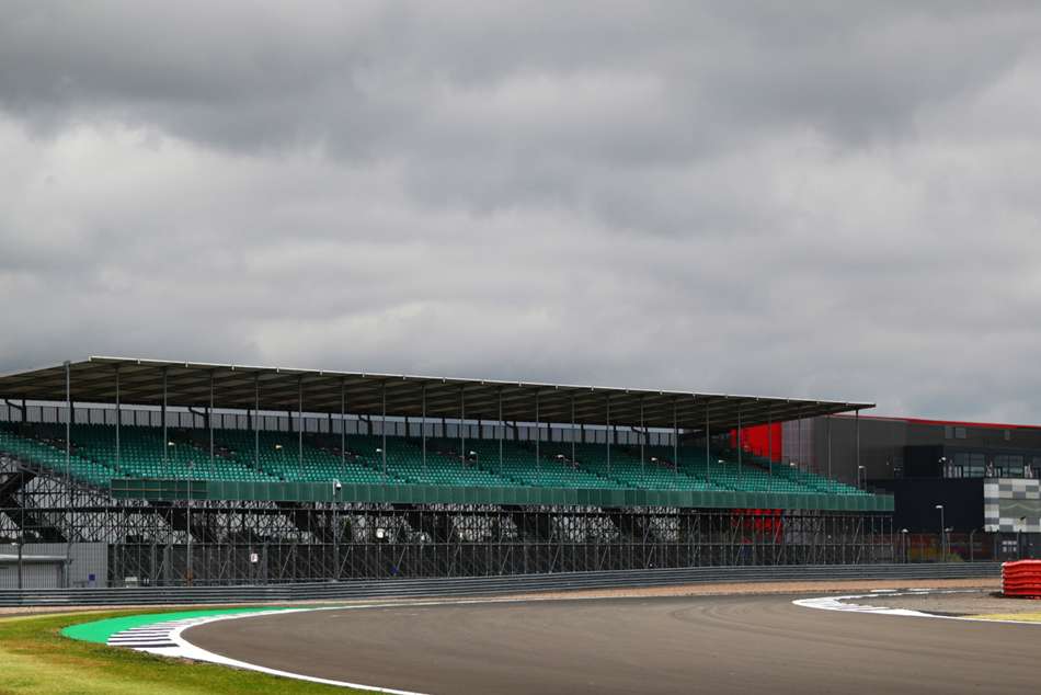 Silverstone gets green light for British Grand Prix capacity crowd - myKhel