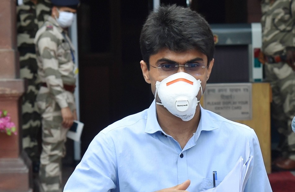 Tokyo Paralympics: History-making IAS officer Suhas Yathiraj wins ...