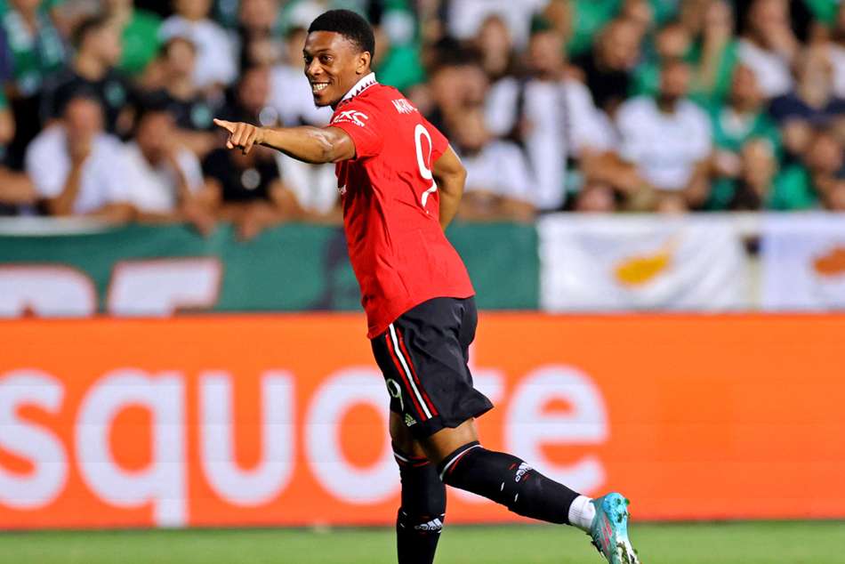 Manchester United 2 0 Nottingham Forest 5 0 Agg Martial On Target As