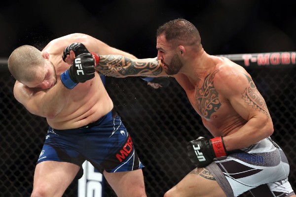 UFC 282 results: Main event ends in rare split draw; 10 fights end in ...