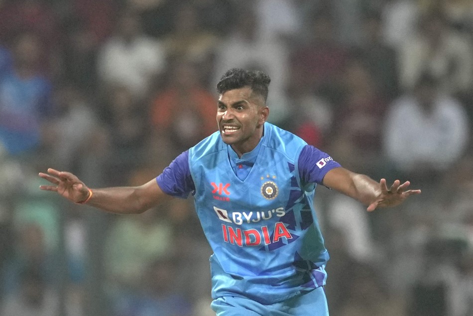 My main agenda is to bowl in powerplay, take early wickets: Shivam Mavi ...