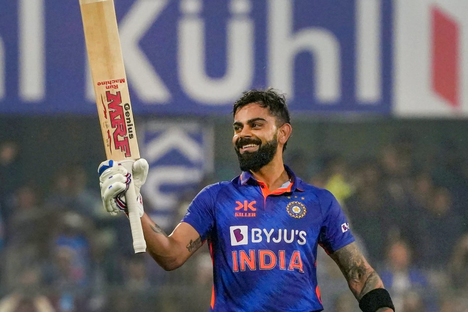 Virat Kohli Batting Images