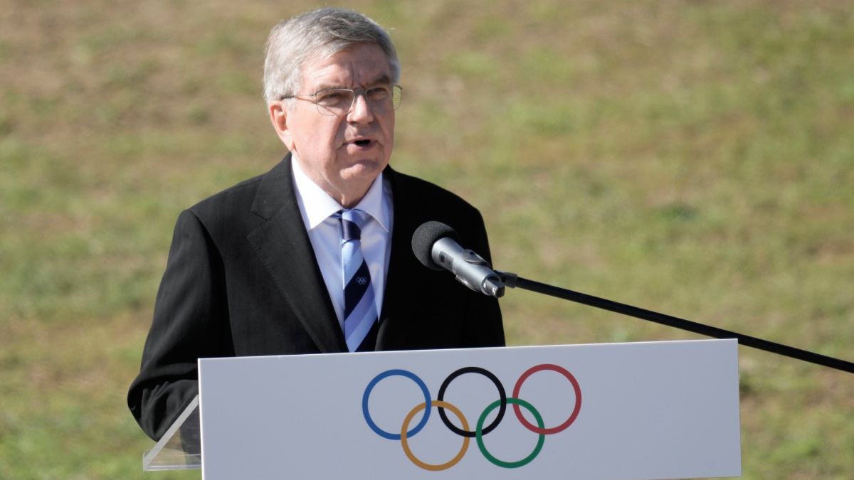 IOC backs return of Russian individual athletes under neutral flag ...