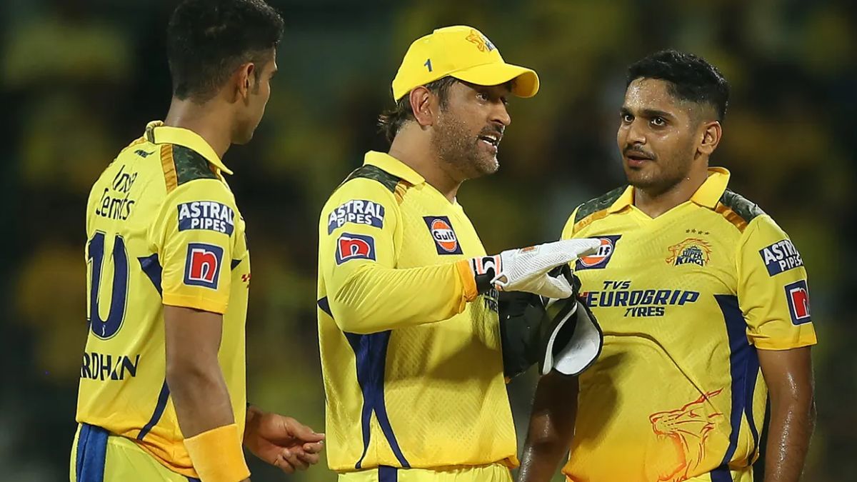 IPL 2023: MS Dhoni warns CSK for bowling too many wides and no balls ...