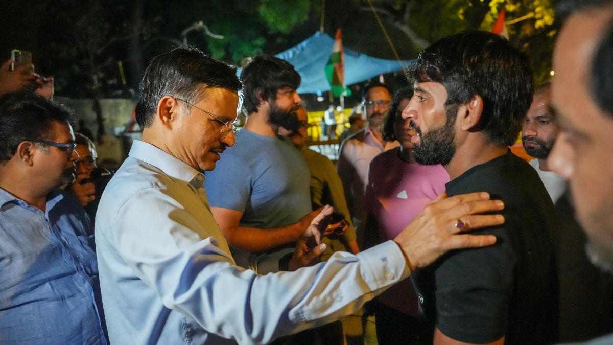 Wrestlers' Protest: Sports Authority of India senior official meets ...