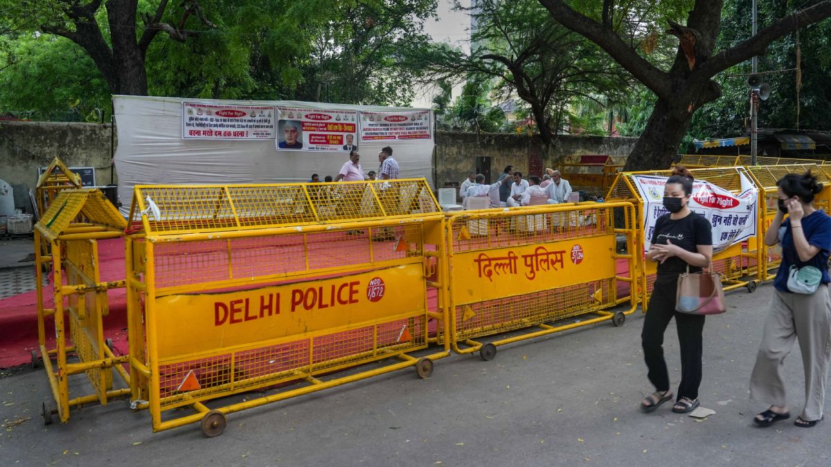 Wrestlers Protest Delhi Police Deletes Tweet After Denying Claims Of