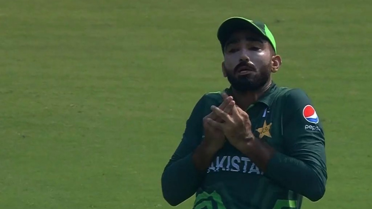 World Cup 2023: Usama Mir drops a sitter and leaves Pakistan in tatters ...