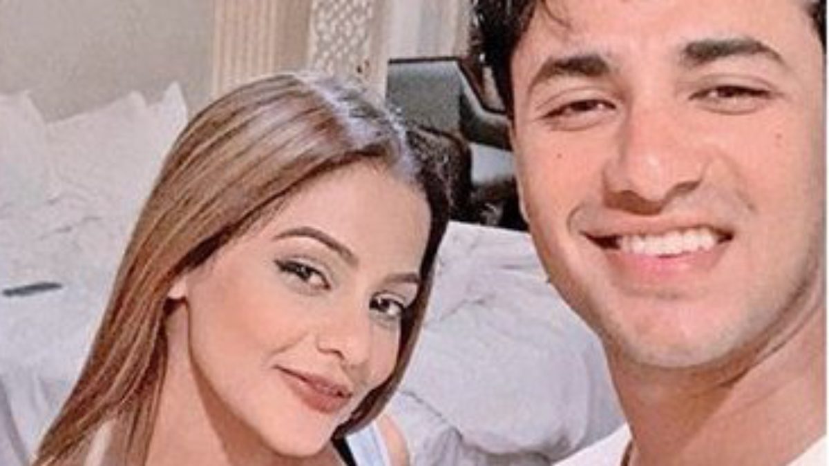 SRH cricketer Abhishek Sharma called by Surat Police in model Tania ...