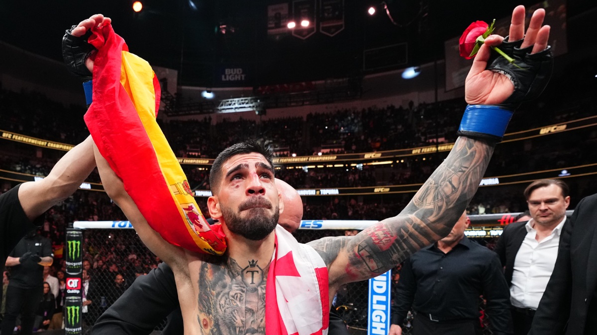 UFC 298 Results: Topuria Dethrones Featherweight King Volkanovski ...
