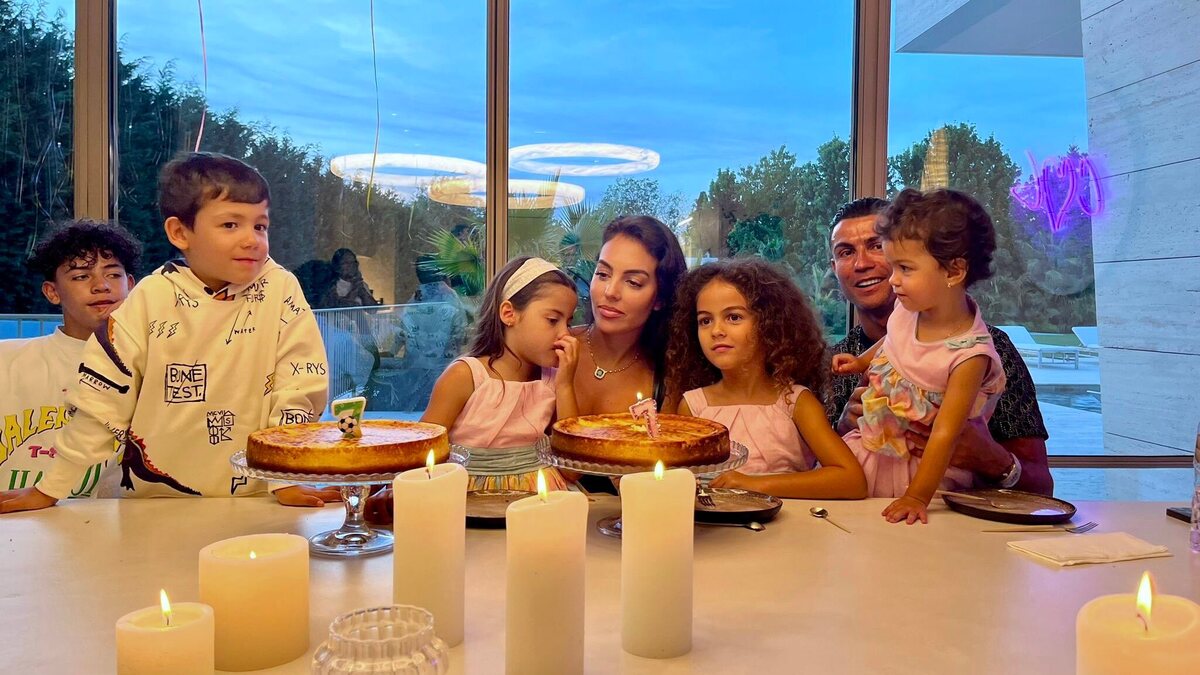 'Family First' - Cristiano Ronaldo spends kids Birthday with Family ...