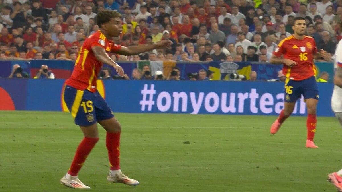 Euro 2024: Lamine Yamal scores a stunner for Spain against France ...